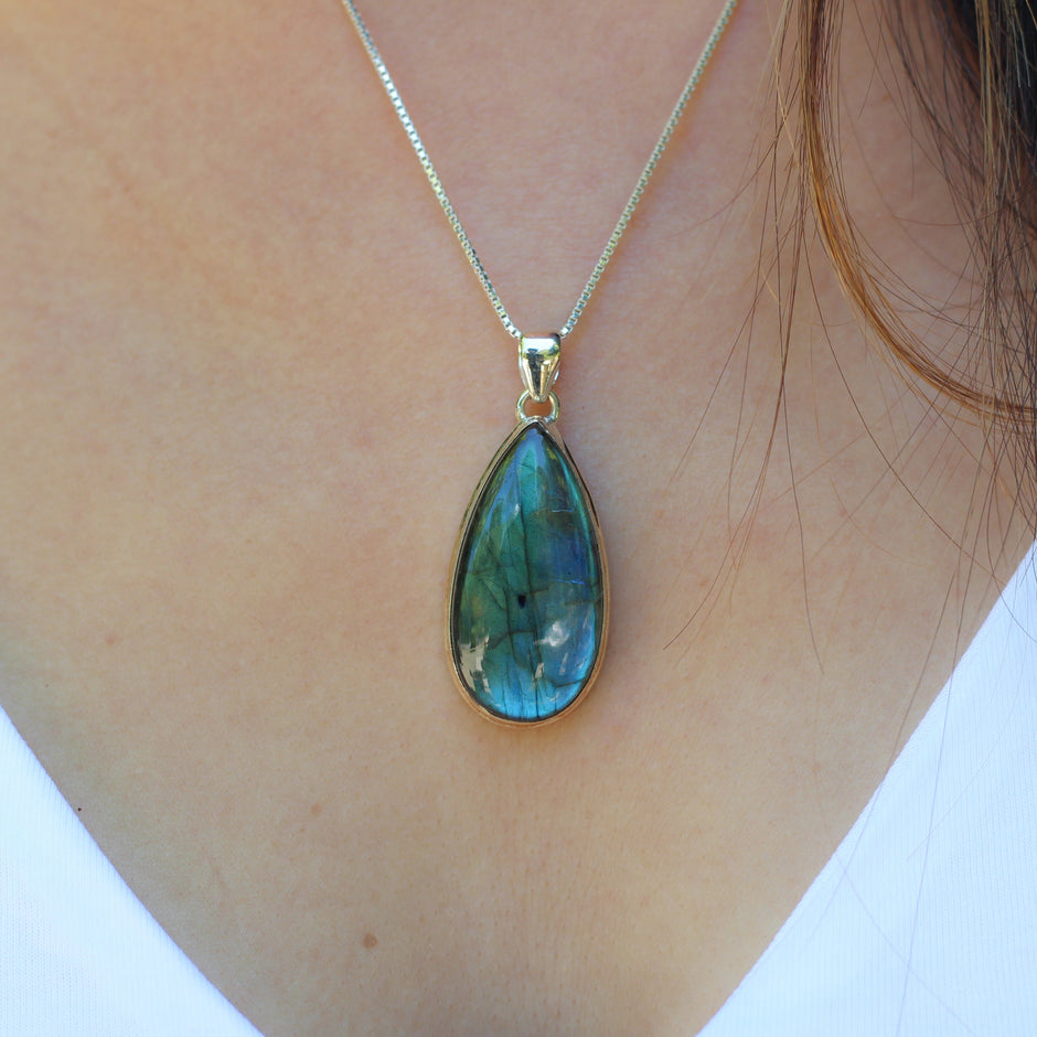 Collier en Labradorite : nos pierres 100 % naturelles – Karma Yoga Shop